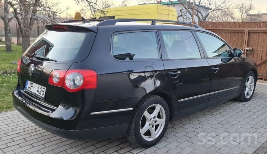 Black Volkswagen Passat B6 2010 in Riga, with an engine capacity of 2.00 L and mileage of 253 thousand km for 2750 €, photo 9 on AUTOMOTO.COM.LV