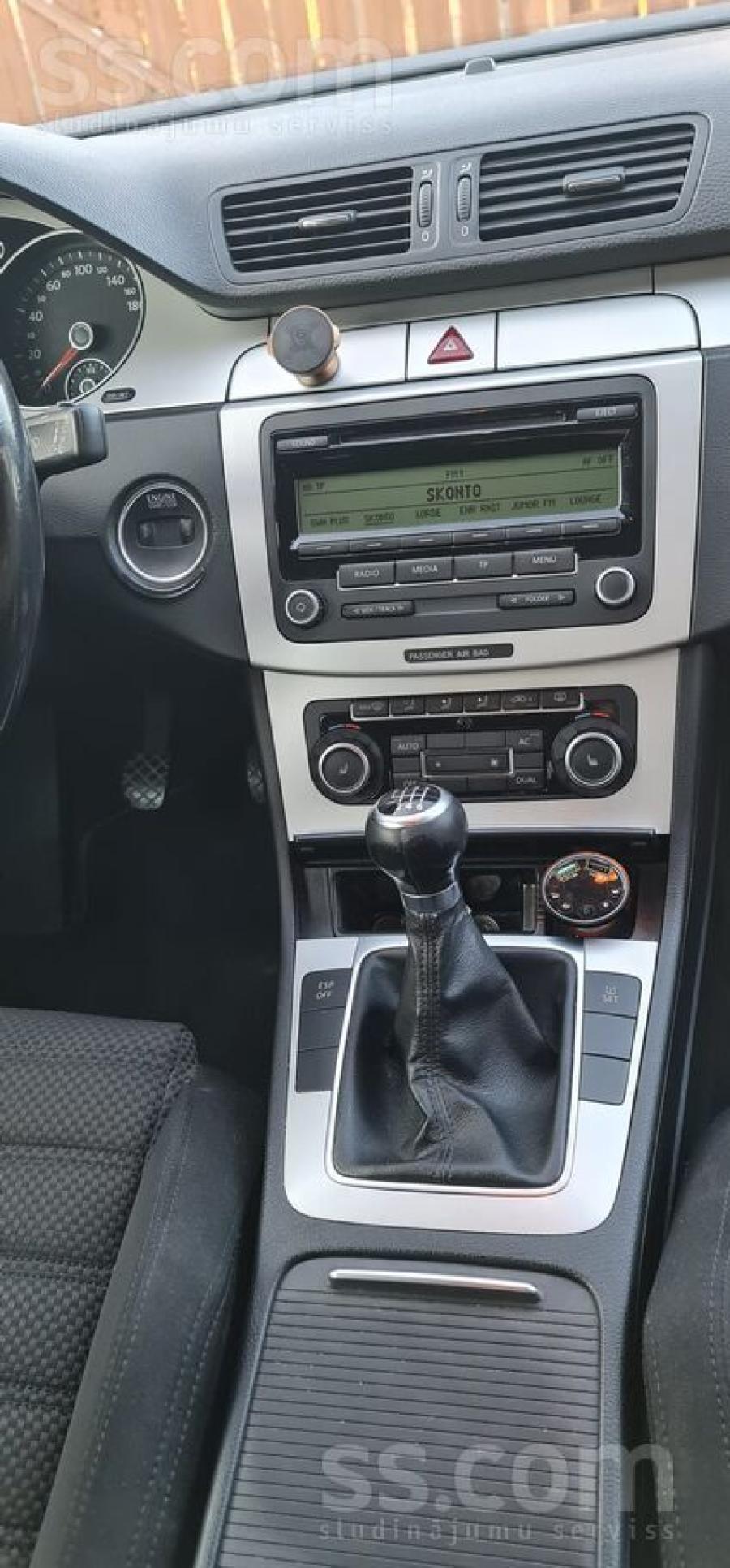 Black Volkswagen Passat B6 2010 in Riga, with an engine capacity of 2.00 L and mileage of 253 thousand km for 2750 €, photo 13 on AUTOMOTO.COM.LV