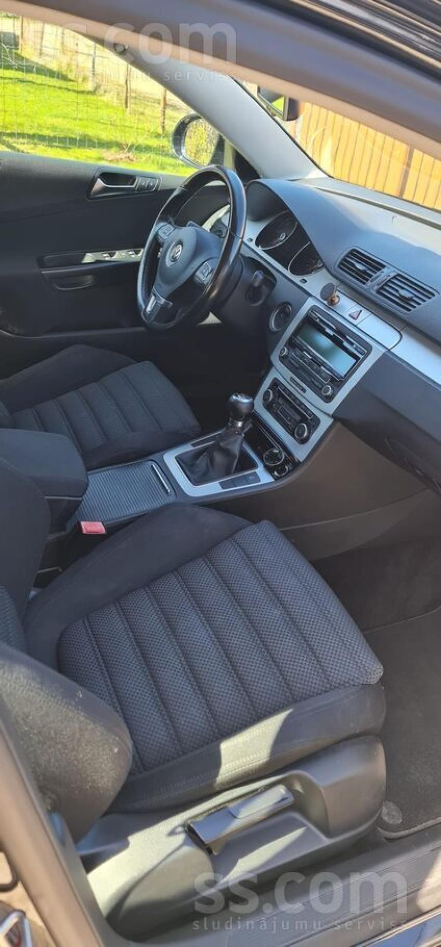 Black Volkswagen Passat B6 2010 in Riga, with an engine capacity of 2.00 L and mileage of 253 thousand km for 2750 €, photo 14 on AUTOMOTO.COM.LV