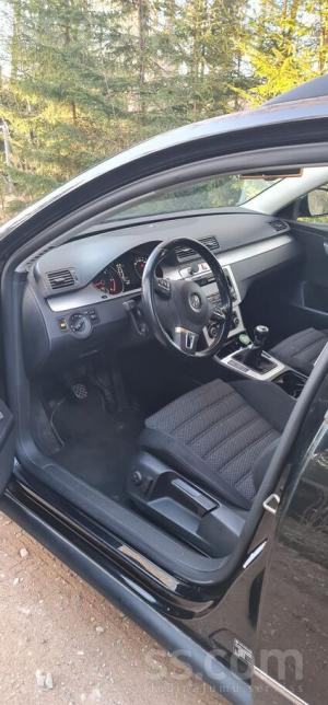 Black Volkswagen Passat B6 2010 in Riga, with an engine capacity of 2.00 L and mileage of 253 thousand km for 2750 €, photo 16 on AUTOMOTO.COM.LV
