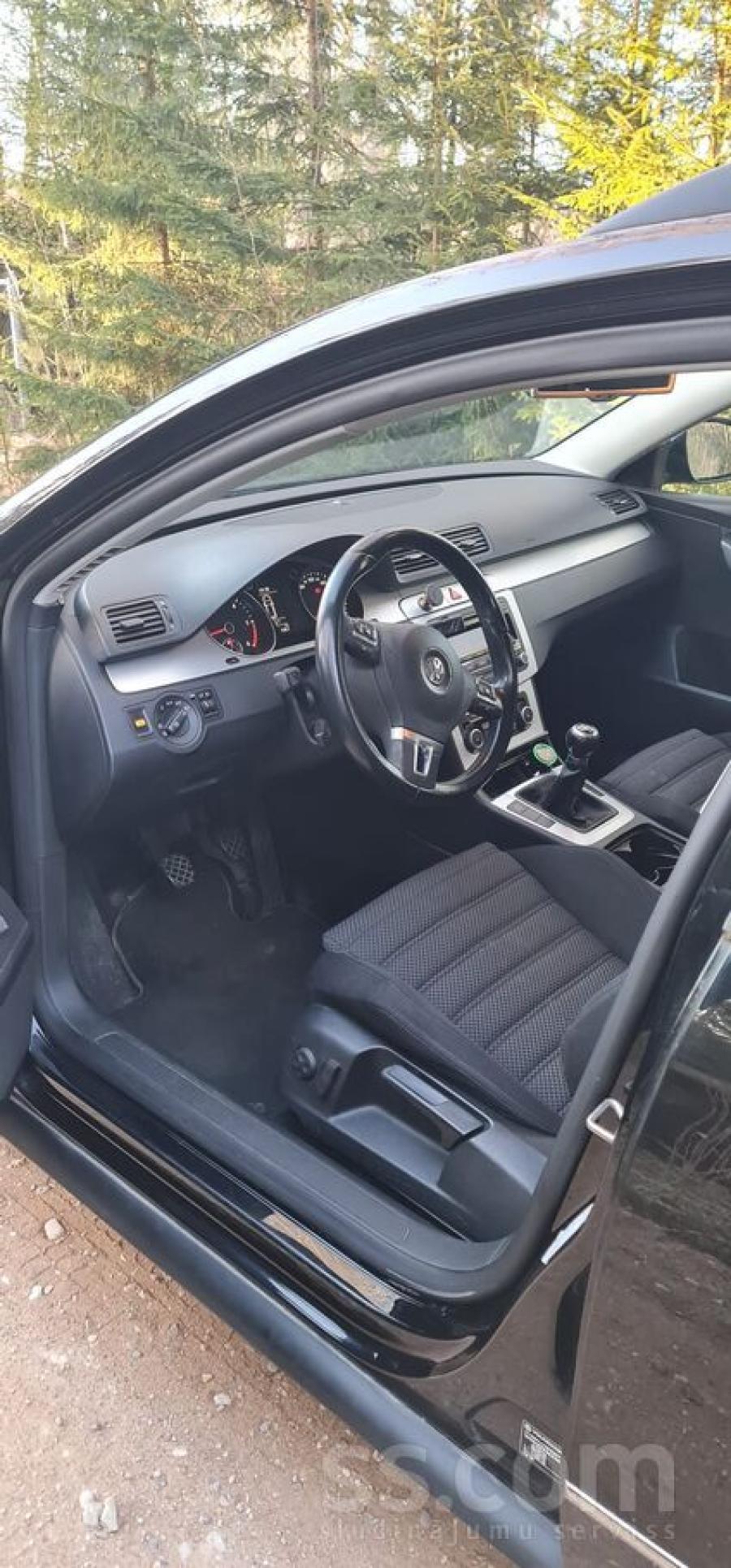 Black Volkswagen Passat B6 2010 in Riga, with an engine capacity of 2.00 L and mileage of 253 thousand km for 2750 €, photo 16 on AUTOMOTO.COM.LV