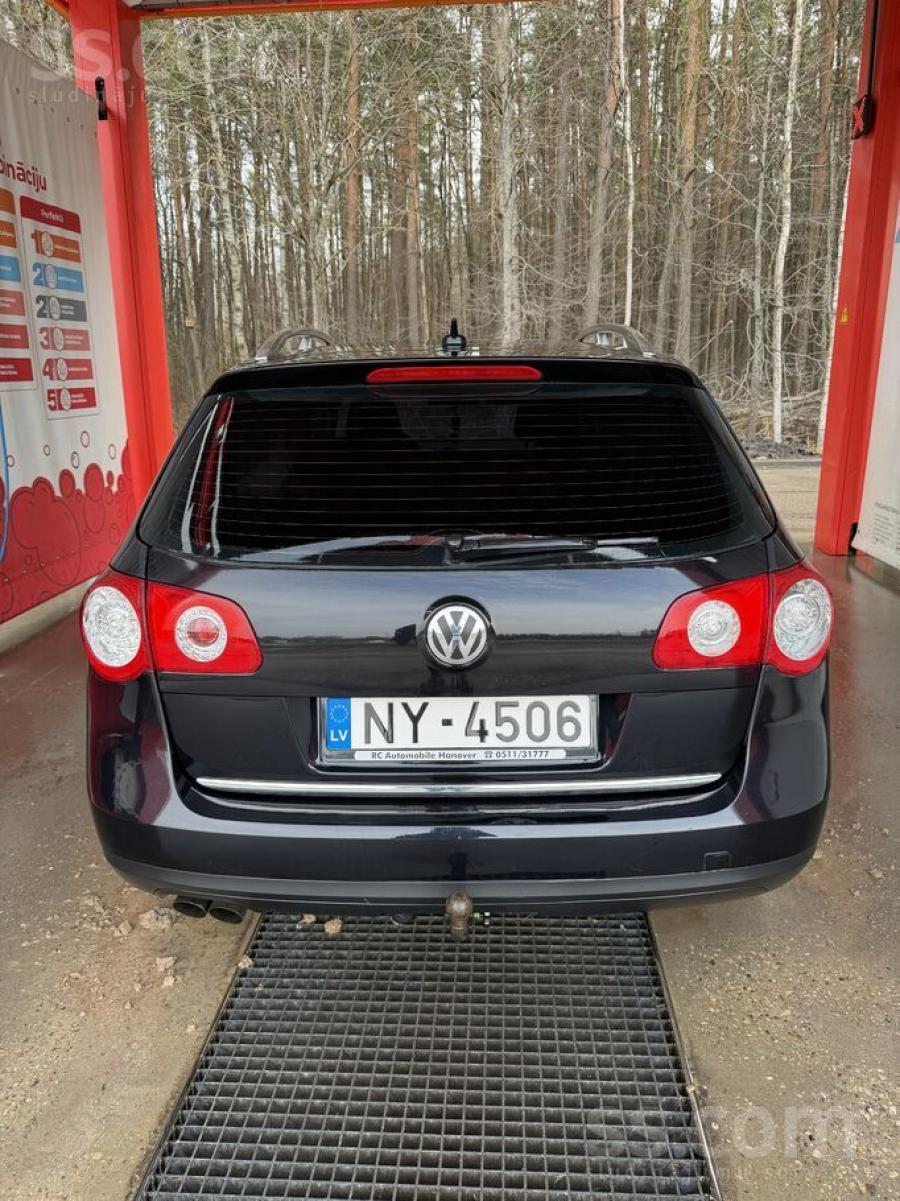 Black Volkswagen Passat B6 2010 in Jurmala, with an engine capacity of 2.00 L and mileage of 277 thousand km for 3500 €, photo 5 on AUTOMOTO.COM.LV