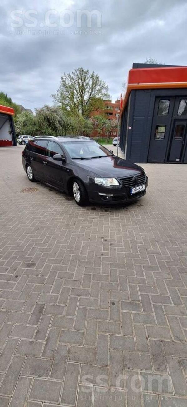 Black Volkswagen Passat B6 2010 in Riga, with an engine capacity of 2.00 L and mileage of 350 thousand km for 2300 €, photo 3 on AUTOMOTO.COM.LV