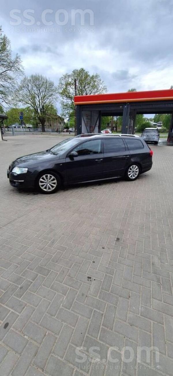Black Volkswagen Passat B6 2010 in Riga, with an engine capacity of 2.00 L and mileage of 350 thousand km for 2300 €, photo 7 on AUTOMOTO.COM.LV