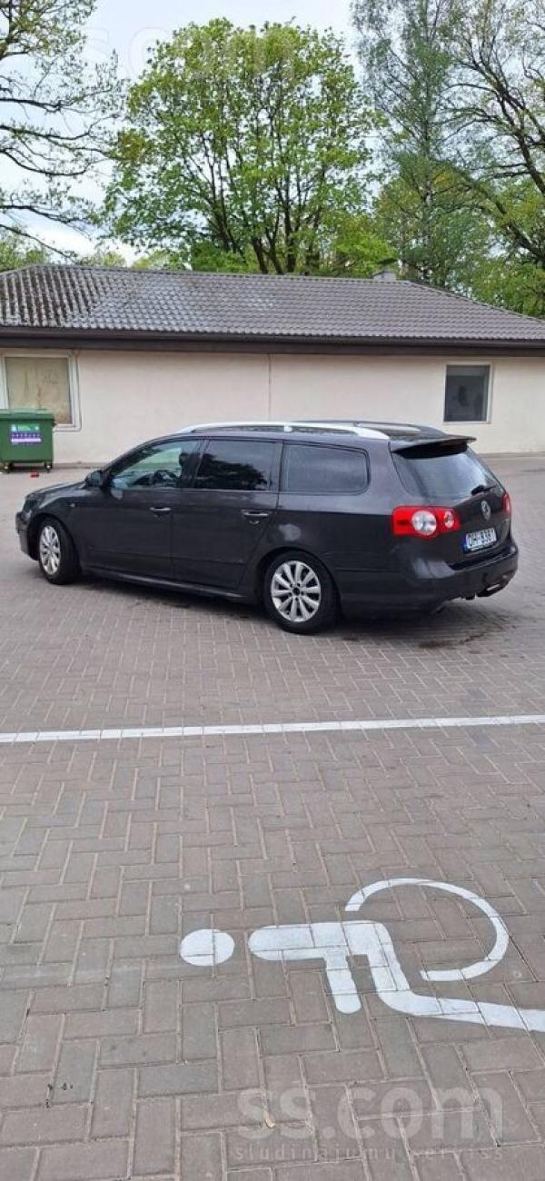 Black Volkswagen Passat B6 2010 in Riga, with an engine capacity of 2.00 L and mileage of 350 thousand km for 2300 €, photo 9 on AUTOMOTO.COM.LV