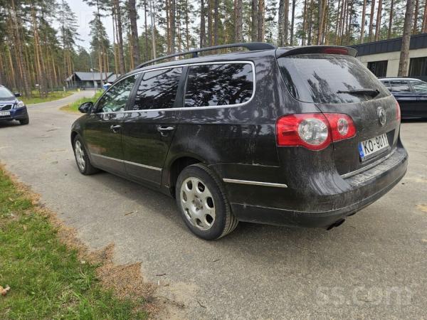 Черный Фольксваген Пассат Б6 2010 в Валмиера, объемом двигателя 2.00 л и пробегом 331 тыс. км за 1990 €, фото 2 на AUTOMOTO.COM.LV