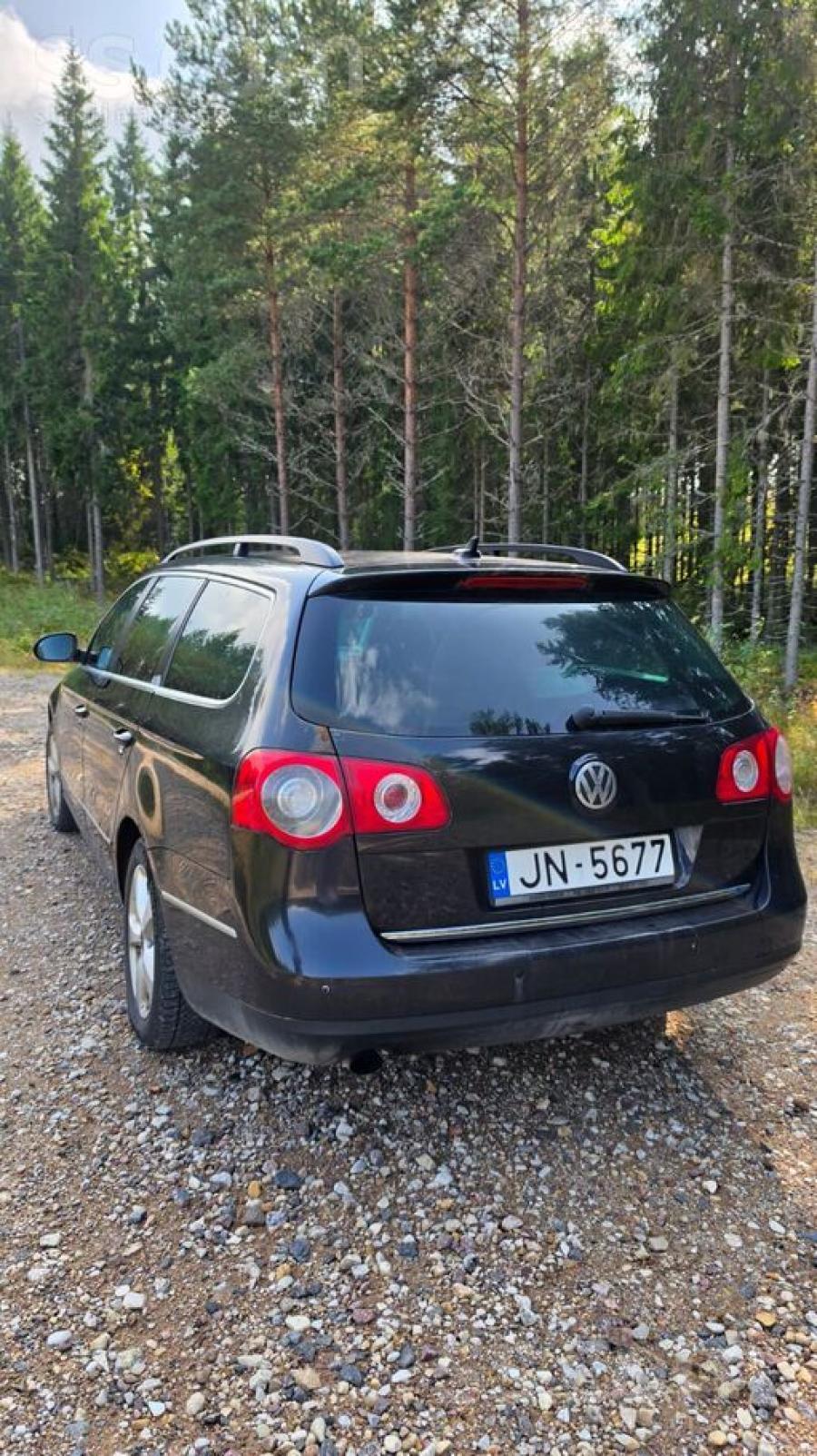 Melns Volkswagen Passat B6 2010 Cēsis, ar dzinēja tilpumu 1.60 L un nobraukumu 441 tūkst. km par 1000 €, foto 4 vietnē AUTOMOTO.COM.LV