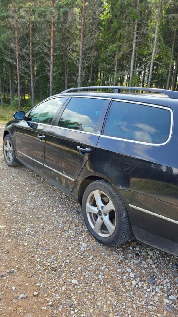 Melns Volkswagen Passat B6 2010 Cēsis, ar dzinēja tilpumu 1.60 L un nobraukumu 441 tūkst. km par 1000 €, foto 4 vietnē AUTOMOTO.COM.LV