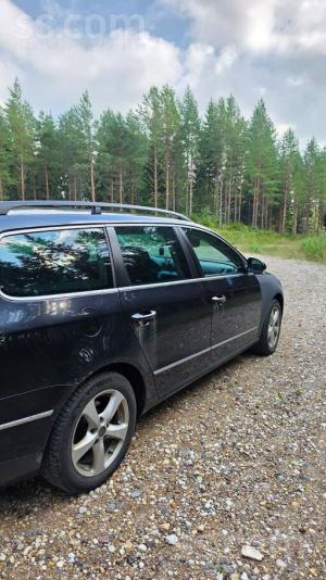 Melns Volkswagen Passat B6 2010 Cēsis, ar dzinēja tilpumu 1.60 L un nobraukumu 441 tūkst. km par 1000 €, foto 6 vietnē AUTOMOTO.COM.LV