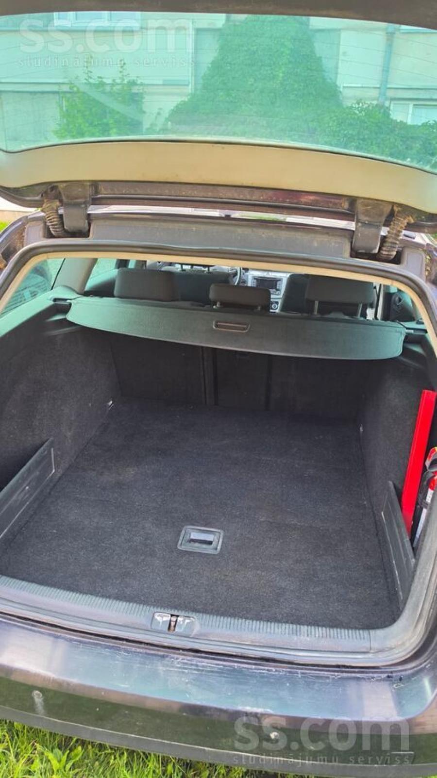Melns Volkswagen Passat B6 2010 Cēsis, ar dzinēja tilpumu 1.60 L un nobraukumu 441 tūkst. km par 1000 €, foto 9 vietnē AUTOMOTO.COM.LV