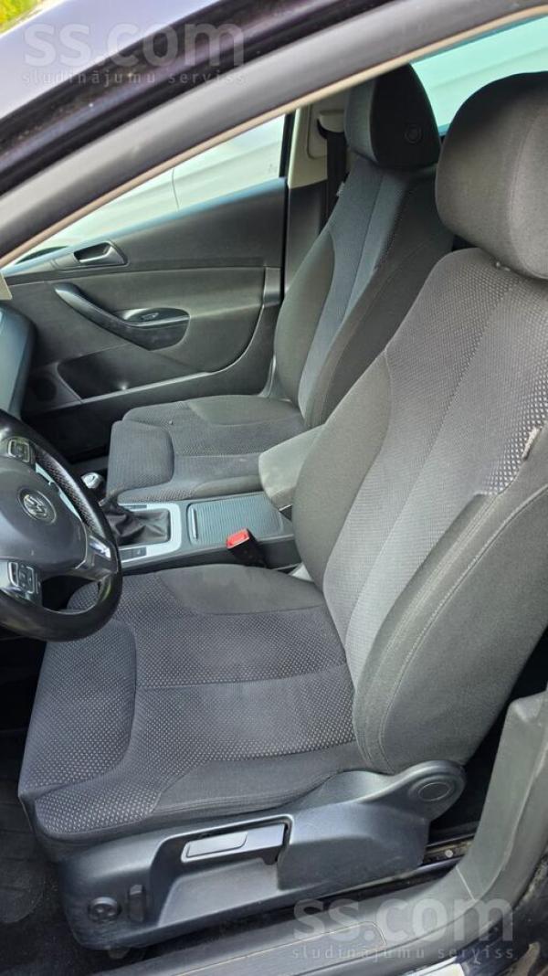 Melns Volkswagen Passat B6 2010 Cēsis, ar dzinēja tilpumu 1.60 L un nobraukumu 441 tūkst. km par 1000 €, foto 9 vietnē AUTOMOTO.COM.LV