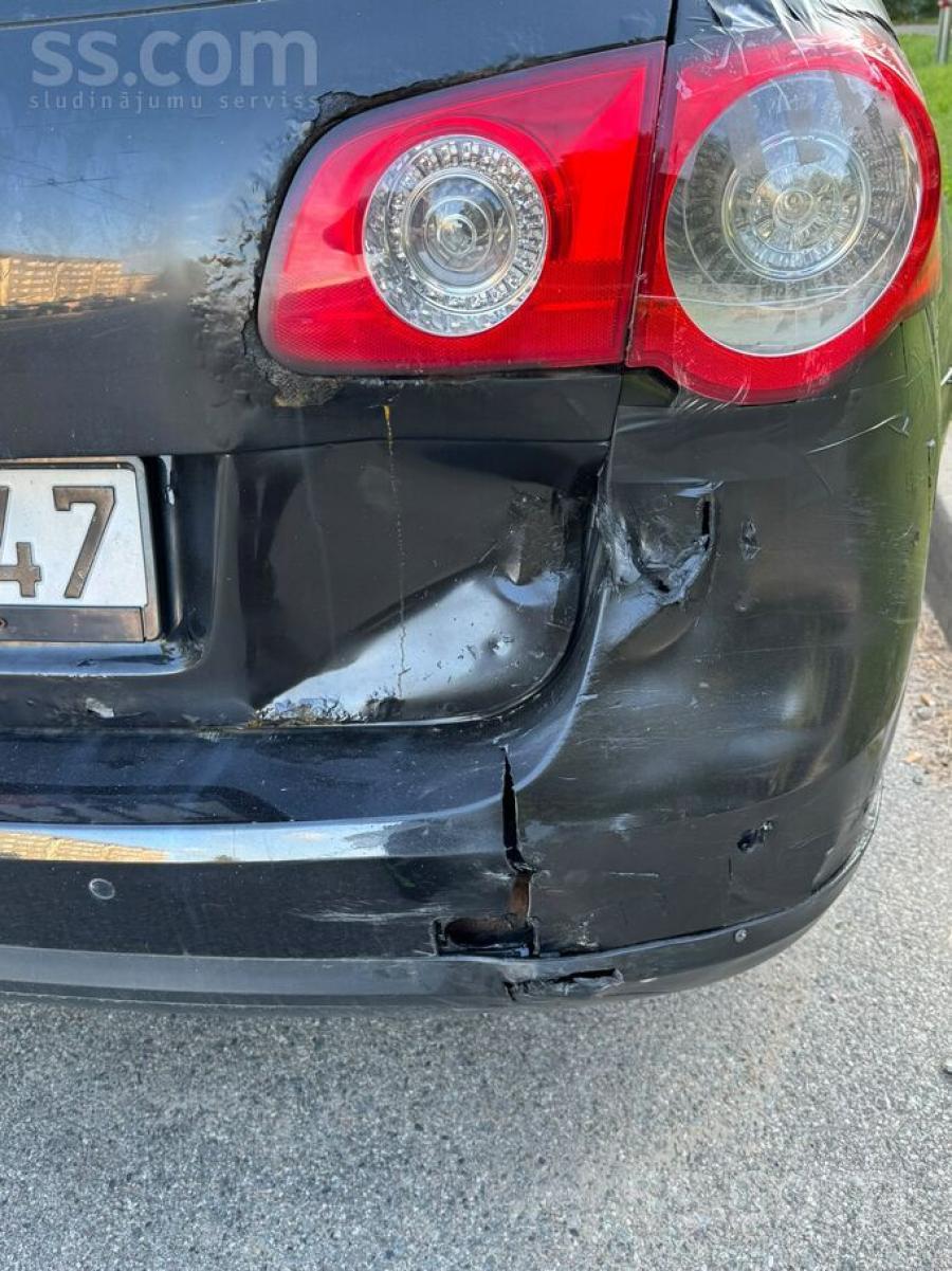 Melns Volkswagen Passat B6 2010 Rīga, ar dzinēja tilpumu 2.00 L un nobraukumu 380 tūkst. km par 998 €, foto 4 vietnē AUTOMOTO.COM.LV