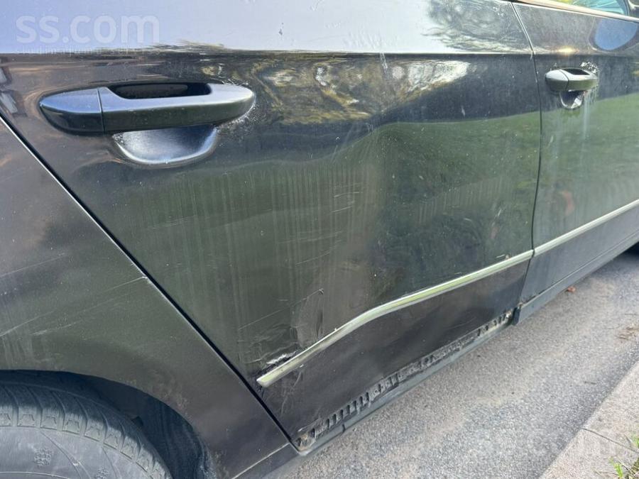 Melns Volkswagen Passat B6 2010 Rīga, ar dzinēja tilpumu 2.00 L un nobraukumu 380 tūkst. km par 998 €, foto 5 vietnē AUTOMOTO.COM.LV