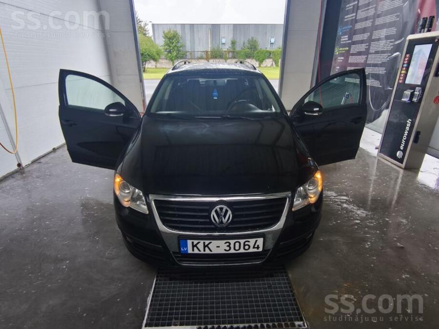 Black Volkswagen Passat B6 2010 in Liepaja, with an engine capacity of 1.40 L and mileage of 296 thousand km for 2300 €, photo 1 on AUTOMOTO.COM.LV