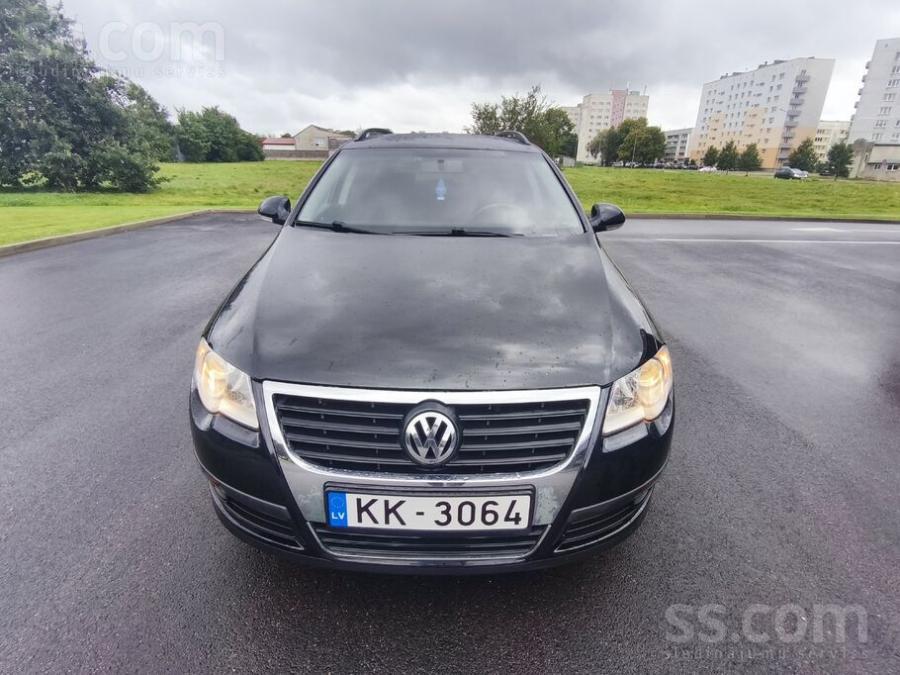 Black Volkswagen Passat B6 2010 in Liepaja, with an engine capacity of 1.40 L and mileage of 296 thousand km for 2300 €, photo 5 on AUTOMOTO.COM.LV