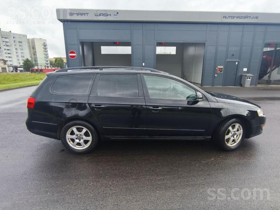 Black Volkswagen Passat B6 2010 in Liepaja, with an engine capacity of 1.40 L and mileage of 296 thousand km for 2300 €, photo 7 on AUTOMOTO.COM.LV