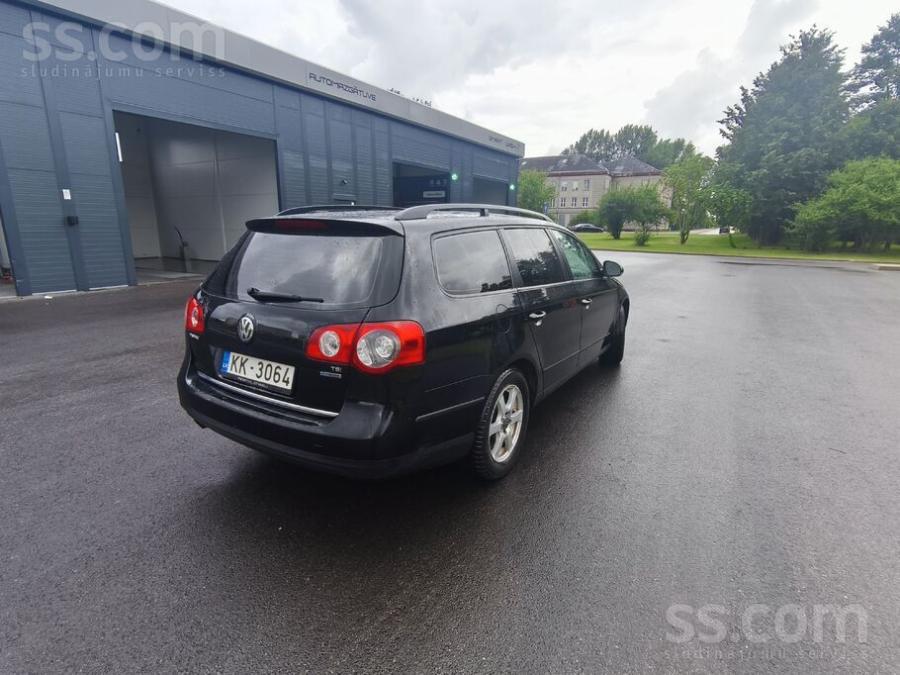 Black Volkswagen Passat B6 2010 in Liepaja, with an engine capacity of 1.40 L and mileage of 296 thousand km for 2300 €, photo 9 on AUTOMOTO.COM.LV
