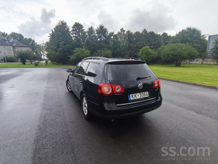Black Volkswagen Passat B6 2010 in Liepaja, with an engine capacity of 1.40 L and mileage of 296 thousand km for 2300 €, photo 10 on AUTOMOTO.COM.LV
