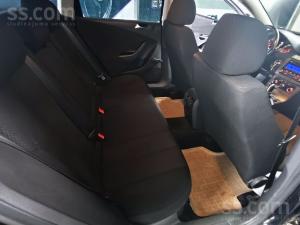 Black Volkswagen Passat B6 2010 in Liepaja, with an engine capacity of 1.40 L and mileage of 296 thousand km for 2300 €, photo 14 on AUTOMOTO.COM.LV
