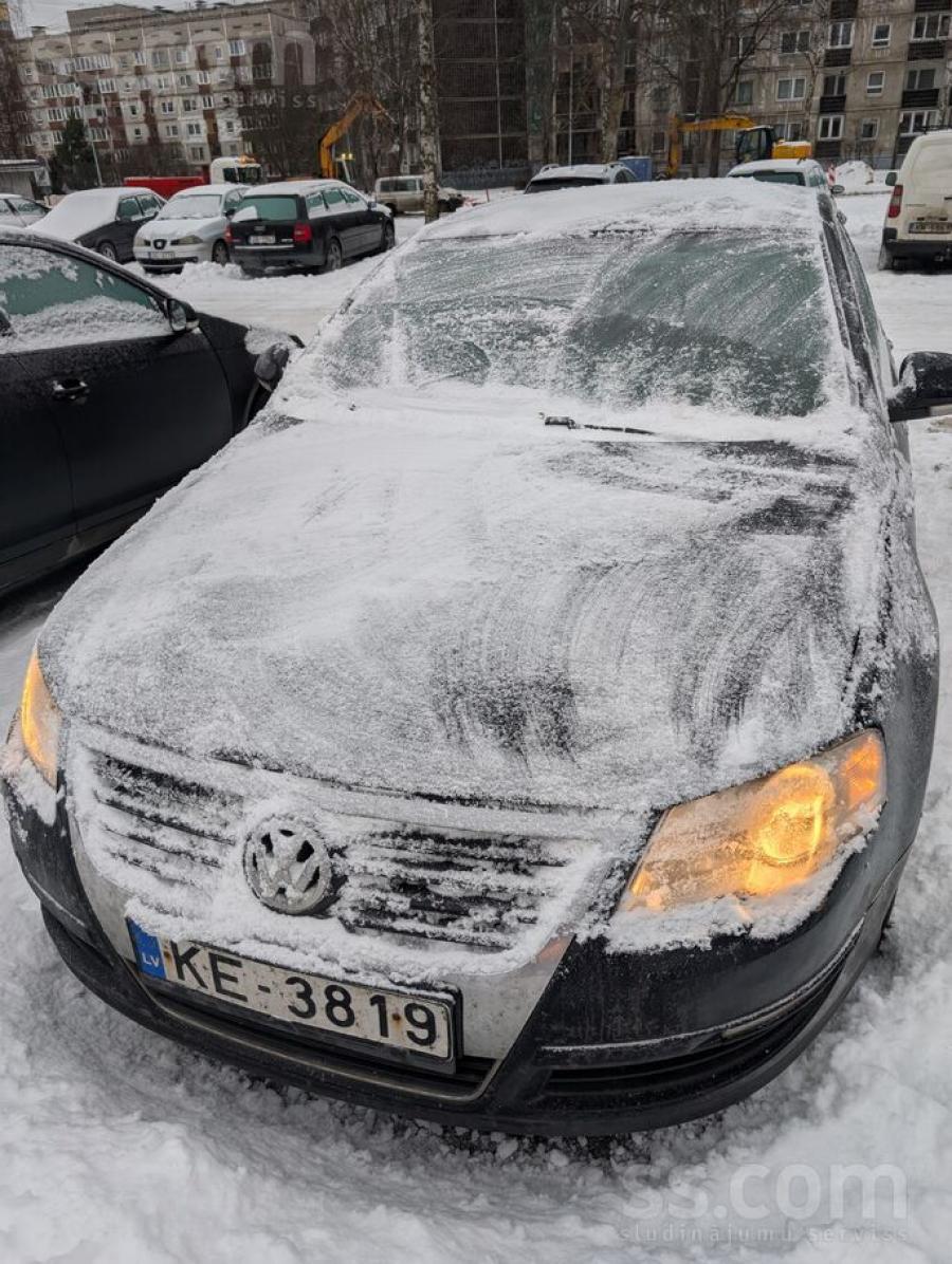Zils Volkswagen Passat B6 2006 Rīga, ar dzinēja tilpumu 2.00 L un nobraukumu 349 tūkst. km par 850 €, foto 1 vietnē AUTOMOTO.COM.LV