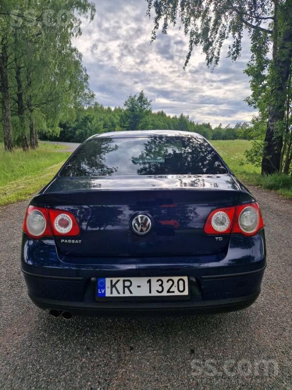 Zils Volkswagen Passat B6 2006 Limbaži, ar dzinēja tilpumu 1.90 L un nobraukumu 330 tūkst. km par 1750 €, foto 4 vietnē AUTOMOTO.COM.LV