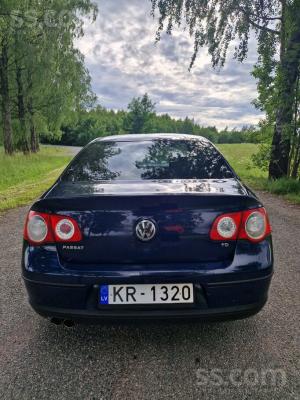 Blue Volkswagen Passat B6 2006 in Limbazi, with an engine capacity of 1.90 L and mileage of 330 thousand km for 1750 €, photo 5 on AUTOMOTO.COM.LV