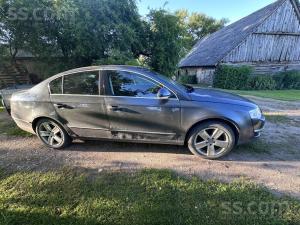 Zils Volkswagen Passat B6 2009 Talsi, ar dzinēja tilpumu 2.00 L un nobraukumu 240 tūkst. km par 1000 €, foto 4 vietnē AUTOMOTO.COM.LV