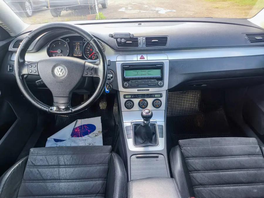 Zils Volkswagen Passat B6 2009 Rīga, ar dzinēja tilpumu 2.00 L un nobraukumu 300 tūkst. km par 1850 €, foto 15 vietnē AUTOMOTO.COM.LV