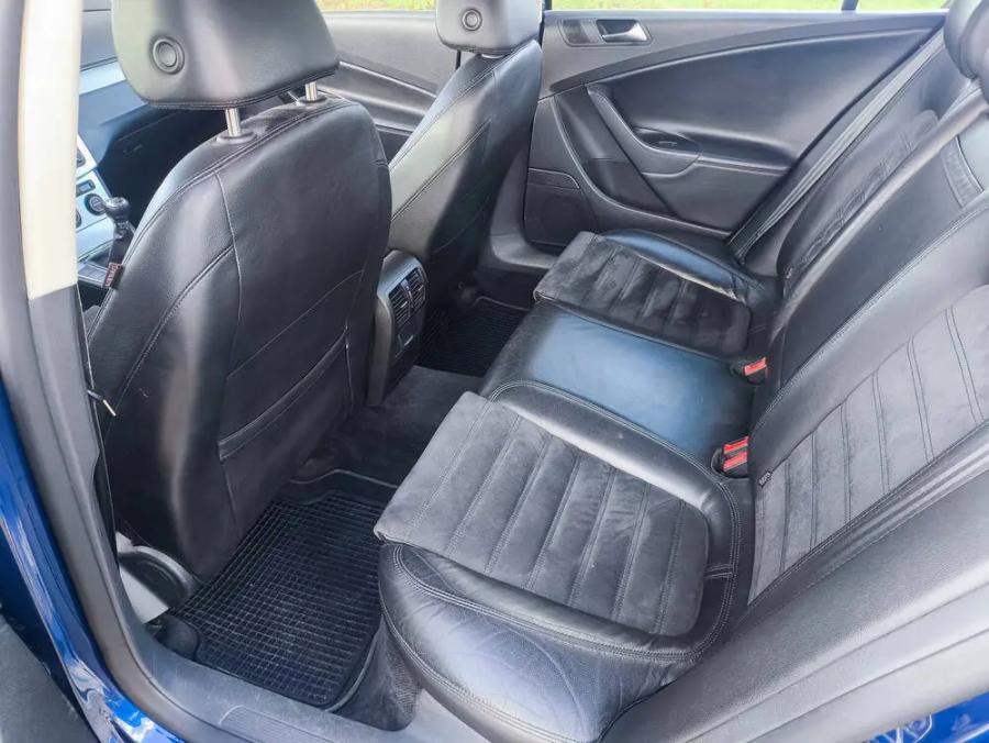 Zils Volkswagen Passat B6 2009 Rīga, ar dzinēja tilpumu 2.00 L un nobraukumu 300 tūkst. km par 1850 €, foto 16 vietnē AUTOMOTO.COM.LV