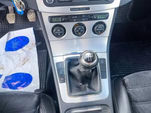 Zils Volkswagen Passat B6 2009 Rīga, ar dzinēja tilpumu 2.00 L un nobraukumu 300 tūkst. km par 1850 €, foto 20 vietnē AUTOMOTO.COM.LV