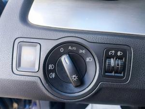 Zils Volkswagen Passat B6 2009 Rīga, ar dzinēja tilpumu 2.00 L un nobraukumu 300 tūkst. km par 1850 €, foto 21 vietnē AUTOMOTO.COM.LV