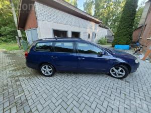 Zils Volkswagen Passat B6 2005 Rīga, ar dzinēja tilpumu 2.00 L un nobraukumu 423 tūkst. km par 1000 €, foto 4 vietnē AUTOMOTO.COM.LV