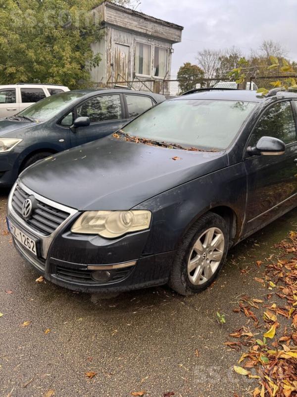 Фольксваген Пассат Б6 2005 в Рига на AUTOMOTO.COM.LV Синий Фольксваген Пассат Б6 2005 в Рига, объемом двигателя 1.90 л и пробегом 372 тыс. км за 500 €, фото 4 на AUTOMOTO.COM.LV