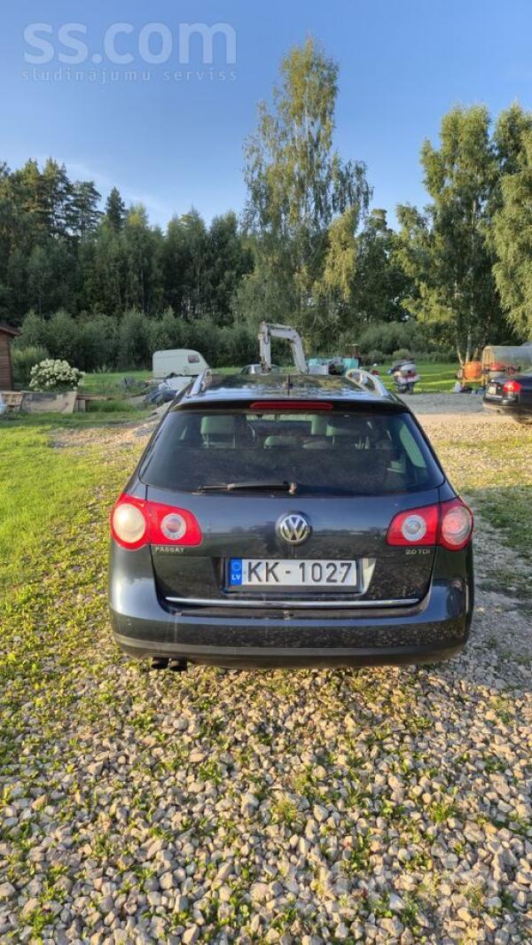 Blue Volkswagen Passat B6 2006 in Riga, with an engine capacity of 2.00 L and mileage of 340 thousand km for 2000 €, photo 6 on AUTOMOTO.COM.LV