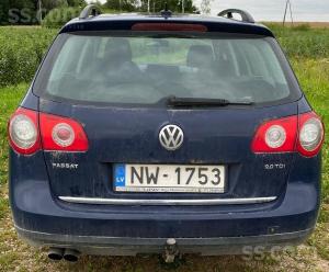 Blue Volkswagen Passat B6 2007 in Bauska, with an engine capacity of 2.00 L and mileage of 395 thousand km for 800 €, photo 4 on AUTOMOTO.COM.LV