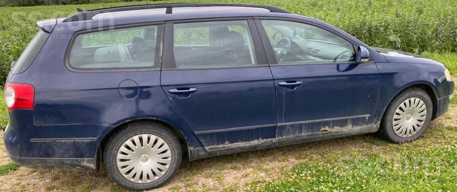 Blue Volkswagen Passat B6 2007 in Bauska, with an engine capacity of 2.00 L and mileage of 395 thousand km for 800 €, photo 5 on AUTOMOTO.COM.LV