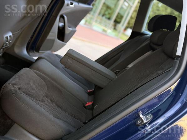 Blue Volkswagen Passat B6 2007 in Riga, with an engine capacity of 2.00 L and mileage of 321 thousand km for 1890 €, photo 9 on AUTOMOTO.COM.LV
