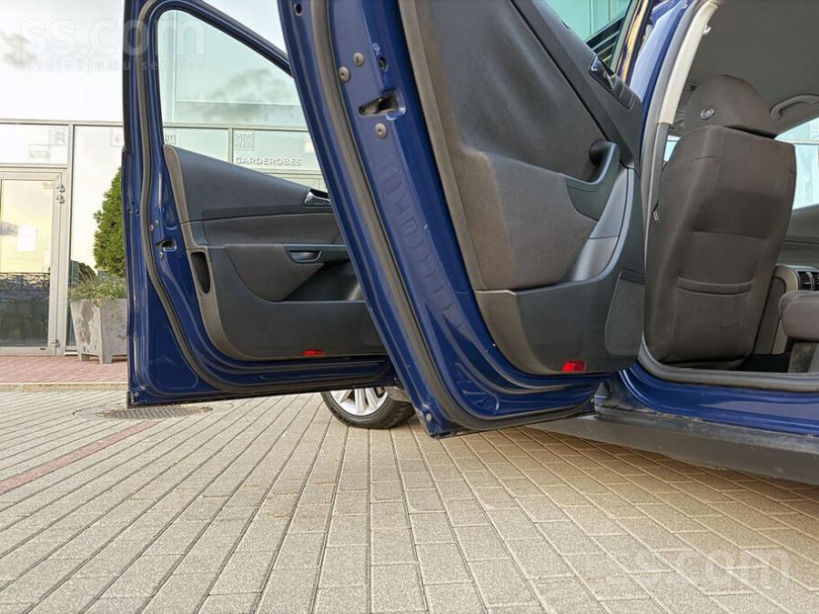 Blue Volkswagen Passat B6 2007 in Riga, with an engine capacity of 2.00 L and mileage of 321 thousand km for 1890 €, photo 11 on AUTOMOTO.COM.LV