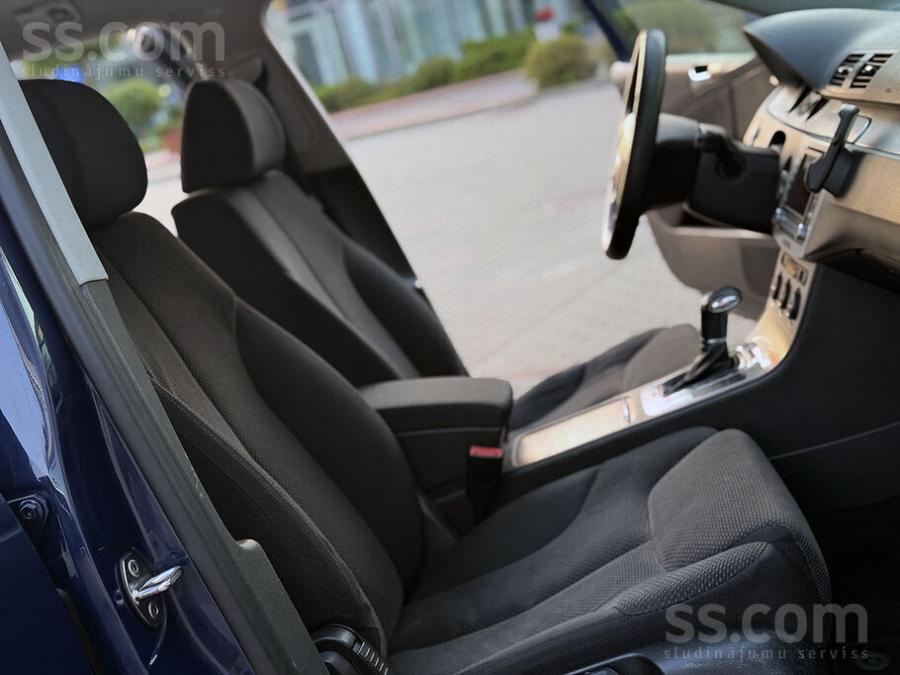 Blue Volkswagen Passat B6 2007 in Riga, with an engine capacity of 2.00 L and mileage of 321 thousand km for 1890 €, photo 12 on AUTOMOTO.COM.LV