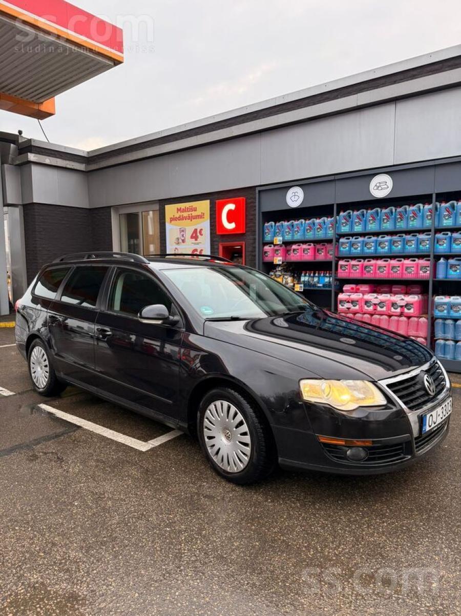 Blue Volkswagen Passat B6 2008 in Riga, with an engine capacity of 2.00 L and mileage of 215 thousand km for 3150 €, photo 3 on AUTOMOTO.COM.LV