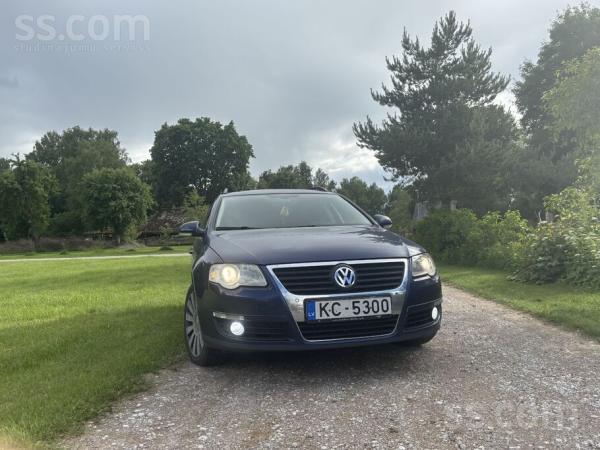 Blue Volkswagen Passat B6 2008 in Talsi, with an engine capacity of 2.00 L and mileage of 412 thousand km for 1600 €, photo 1 on AUTOMOTO.COM.LV