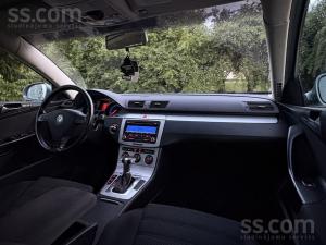 Blue Volkswagen Passat B6 2008 in Dobele, with an engine capacity of 2.00 L and mileage of 355 thousand km for 1685 €, photo 5 on AUTOMOTO.COM.LV