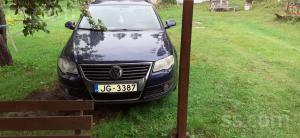 Blue Volkswagen Passat B6 2008 in Jelgava, with an engine capacity of 1.90 L and mileage of 389 thousand km for 1650 €, photo 4 on AUTOMOTO.COM.LV