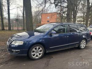 Синий Фольксваген Пассат Б6 2009 в Рига, объемом двигателя 2.00 л и пробегом 381 тыс. км за 1000 €, фото 4 на AUTOMOTO.COM.LV