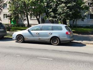 Blue Volkswagen Passat B6 2009 in Riga, with an engine capacity of 1.90 L and mileage of 330 thousand km for 1200 €, photo 5 on AUTOMOTO.COM.LV