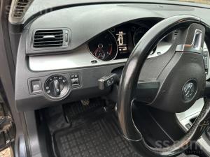 Zils Volkswagen Passat B6 2009 Tukums, ar dzinēja tilpumu 2.00 L un nobraukumu 296 tūkst. km par 2200 €, foto 10 vietnē AUTOMOTO.COM.LV