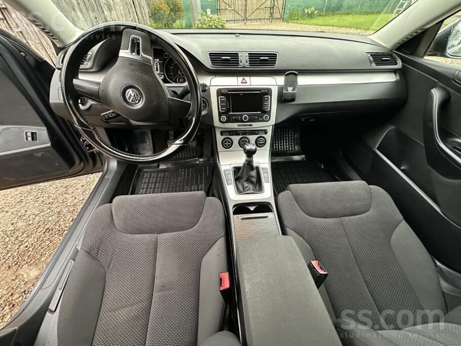 Zils Volkswagen Passat B6 2009 Tukums, ar dzinēja tilpumu 2.00 L un nobraukumu 296 tūkst. km par 2200 €, foto 11 vietnē AUTOMOTO.COM.LV