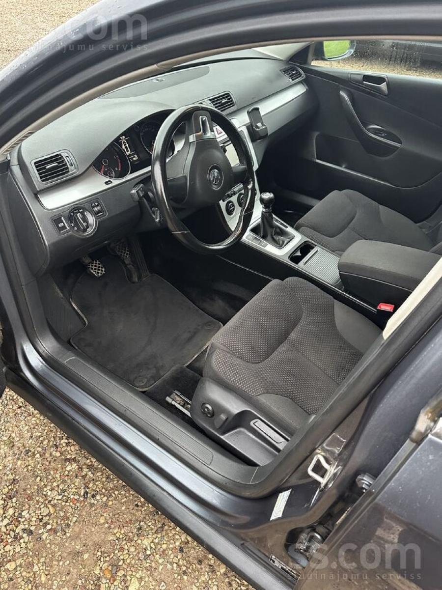 Zils Volkswagen Passat B6 2009 Tukums, ar dzinēja tilpumu 2.00 L un nobraukumu 296 tūkst. km par 2200 €, foto 13 vietnē AUTOMOTO.COM.LV