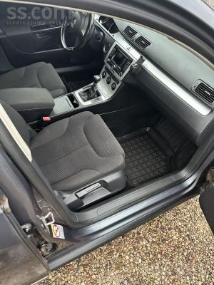 Zils Volkswagen Passat B6 2009 Tukums, ar dzinēja tilpumu 2.00 L un nobraukumu 296 tūkst. km par 2200 €, foto 17 vietnē AUTOMOTO.COM.LV