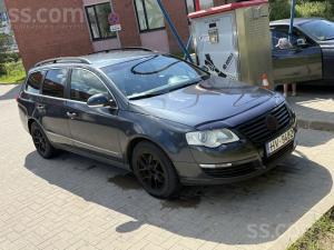 Синий Фольксваген Пассат Б6 2009 в Екабпилс, объемом двигателя 1.90 л и пробегом 272 тыс. км за 1500 €, фото  на AUTOMOTO.COM.LV